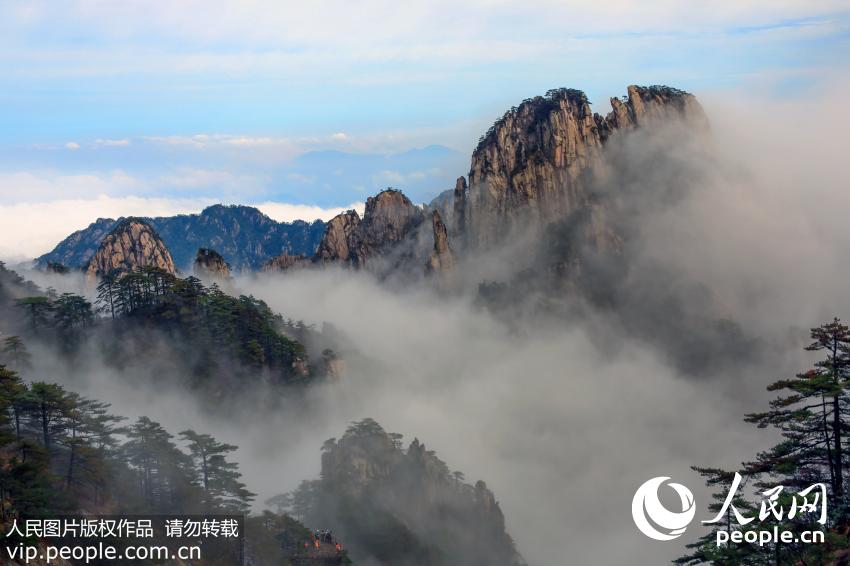Spectacular scenery of Mount Huangshan after rain (2) - People's Daily Online