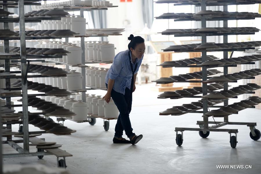 Story of ceramic artist Zhang Lingyun (9) - People's Daily Online