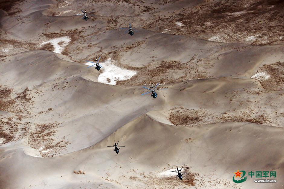 PLA's helicopter fleet flying over the desert - People's Daily Online