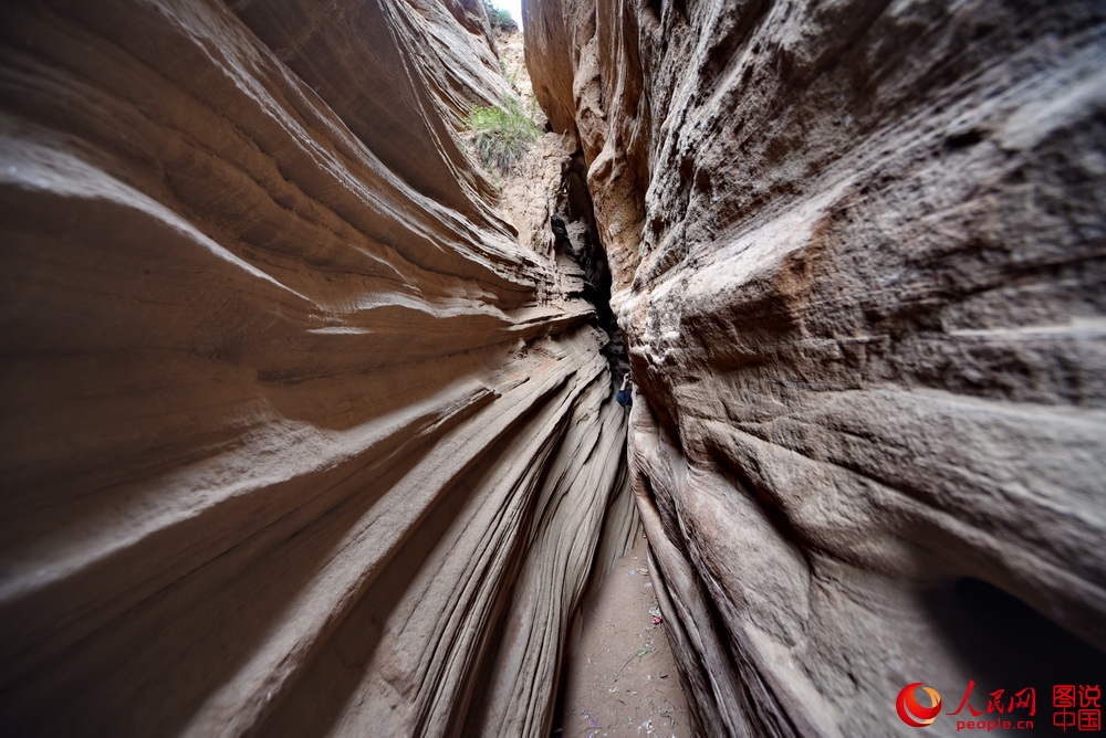 Visually surreal: Jingbian wave valley in NW China (7) - People's Daily ...