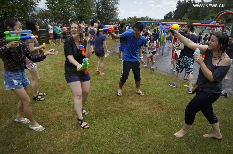 10th Water Fight event held in Canada's Vancouver - People's Daily Online