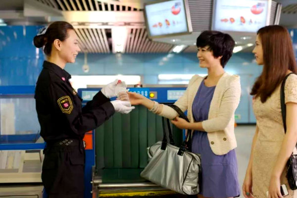 Nanjing subway 'designer bag loophole' sparks outrage - People's Daily ...
