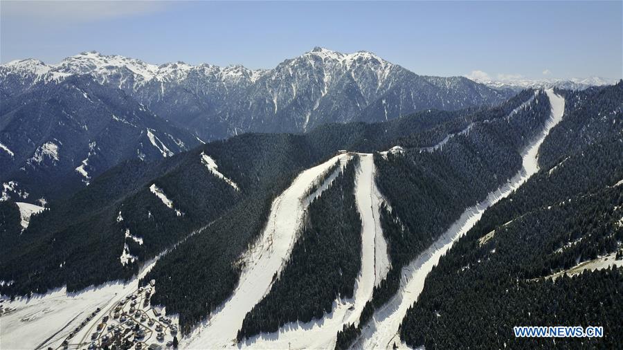 Snow scenery of Tianshan Mountains in China's Xinjiang (2) - People's ...