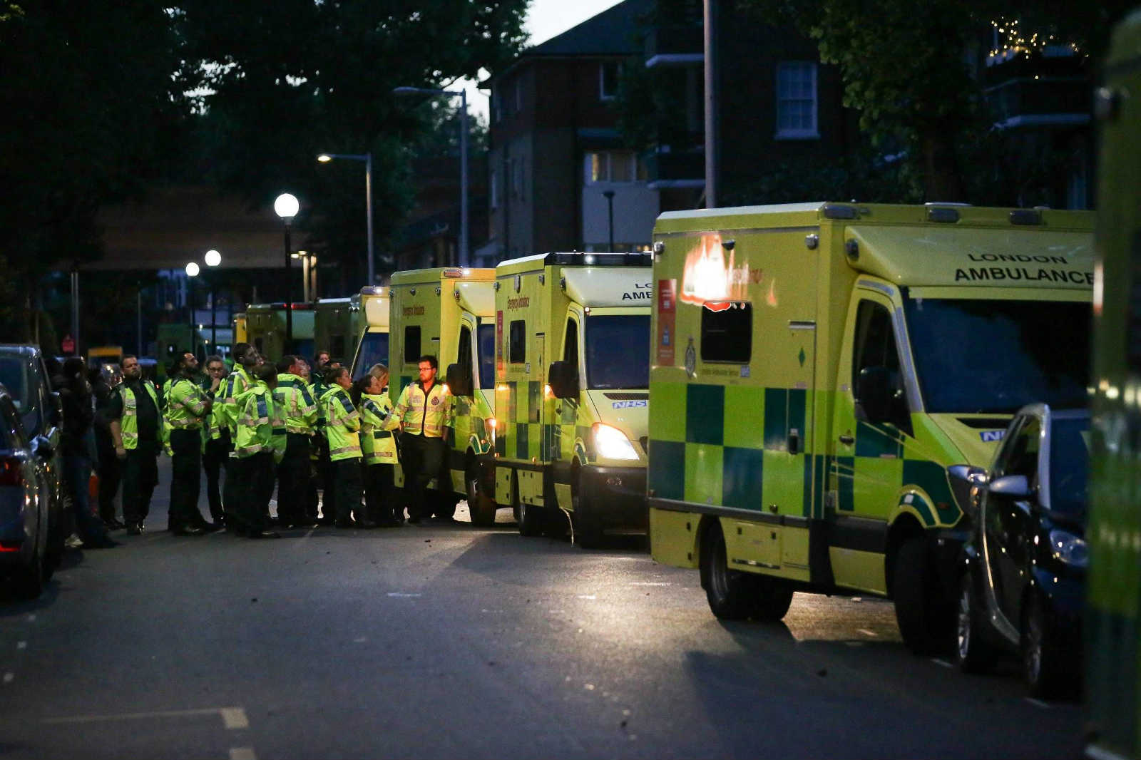 London fire: At least 30 injured as firefighters battle blaze - People ...