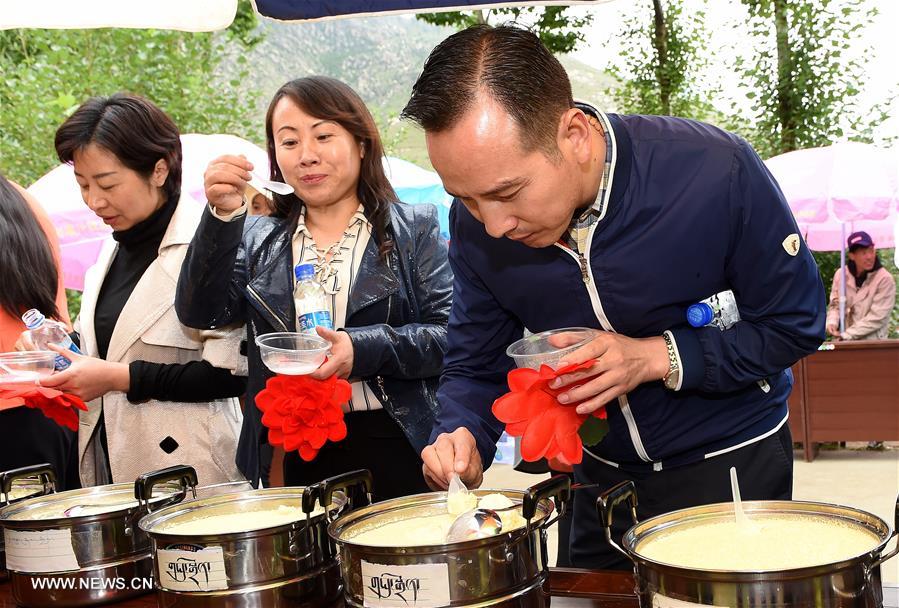 Yogurt contest held at Lhasa in SW China's Tibet (2) - People's Daily ...