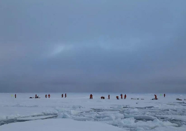 Chinese ice breaker Xuelong crosses central Arctic during rim ...