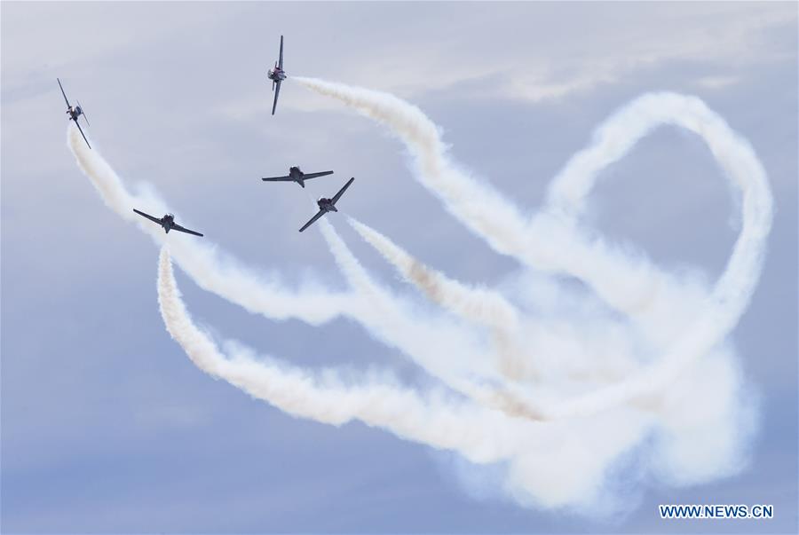 68th Canadian International Air Show kicks off in Toronto (5) - People ...