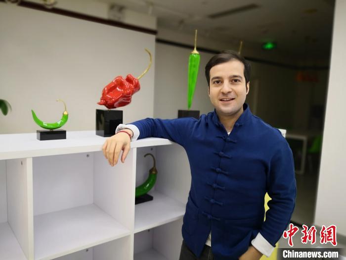 Italian man runs chili business in China, promotes Chinese food culture ...