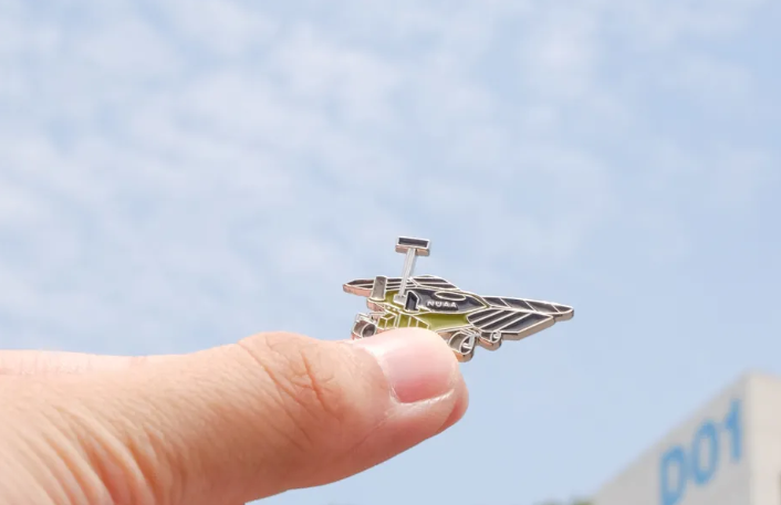 University sends out admission letters with aircraft emblems (5 ...