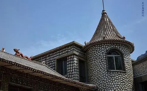 Man spends 33 years building house decorated with seashells - People's ...