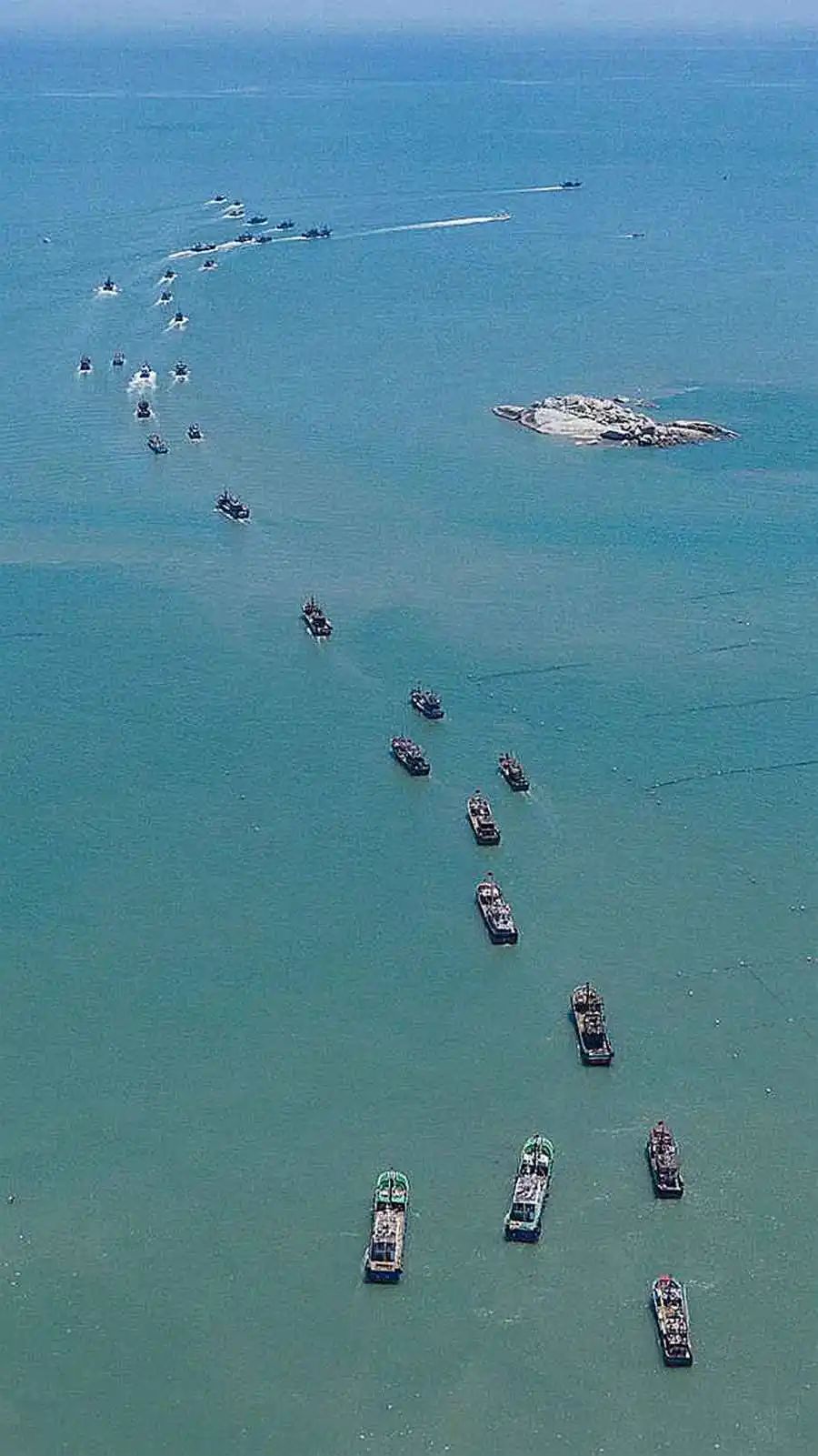 Fishing boats set sail as seasonal fishing ban lifted in SE China’s ...