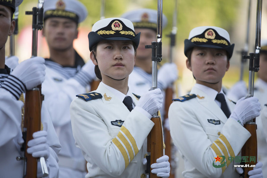 In photos: Training of the PLA's first female honor guard I (15 ...