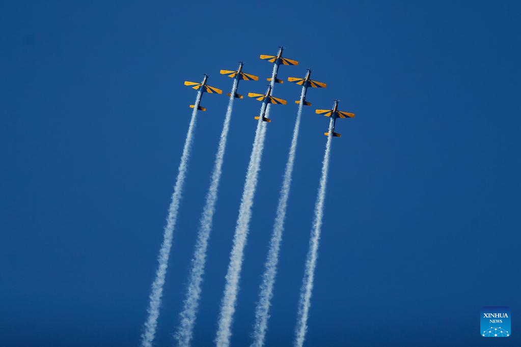Air show performed to mark 200th anniversary of Brazil's independence ...