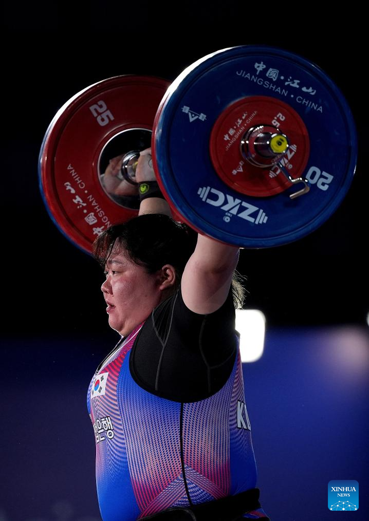 Li Yan of China wins gold in women's +87kg competition at 2025 Asian Weightlifting Championships ...